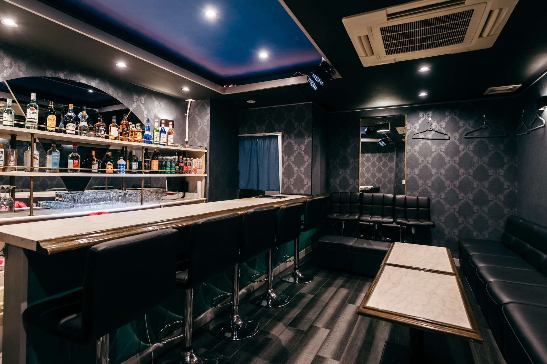 プロ仕様設備完備！撮影・配信・イベントに最適な貸切BARの写真1