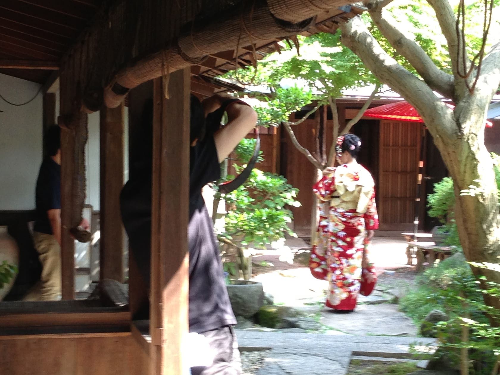 江戸末期の建物で、庭には樹齢約200年の松があるパワースポットの写真7