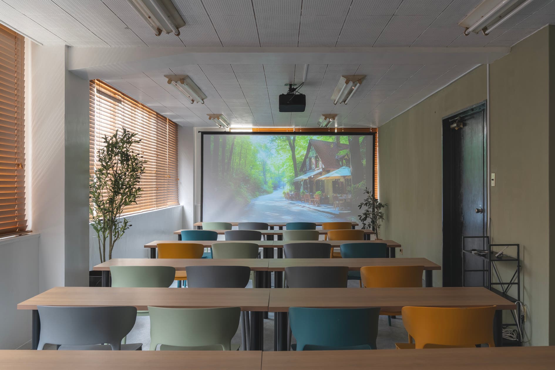 スペモ🧑🏻‍💻激安会議室‼️神田駅5分❗️会議💻ミーティング👩‍💻イベント✨勉強会💎730_SpemoWork神田・大手町の写真9