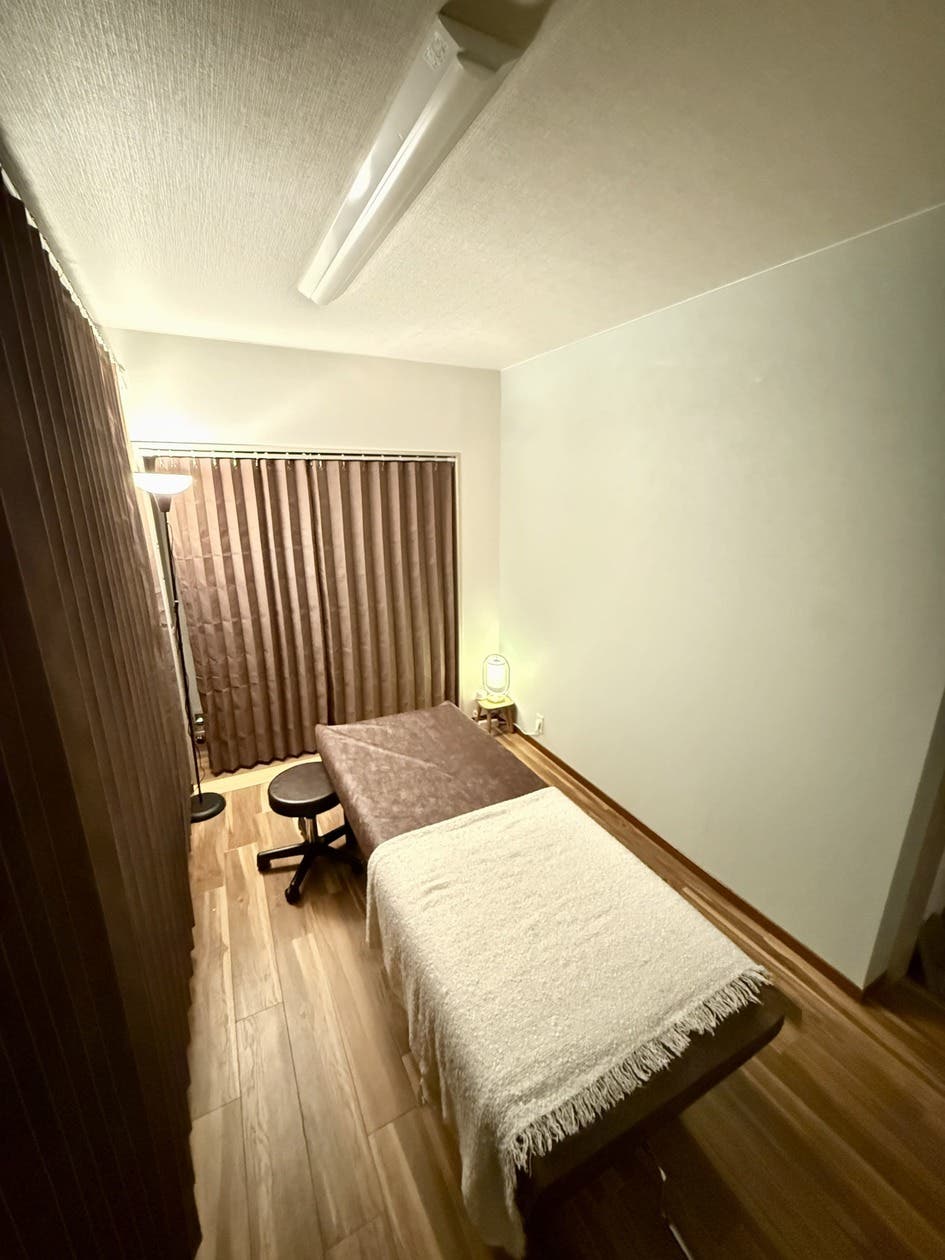 【川口駅３分】Total Beauty Share Salon YOU｜昇降ベッド／UVLEDライト／タオルウォーマーなどありの写真3