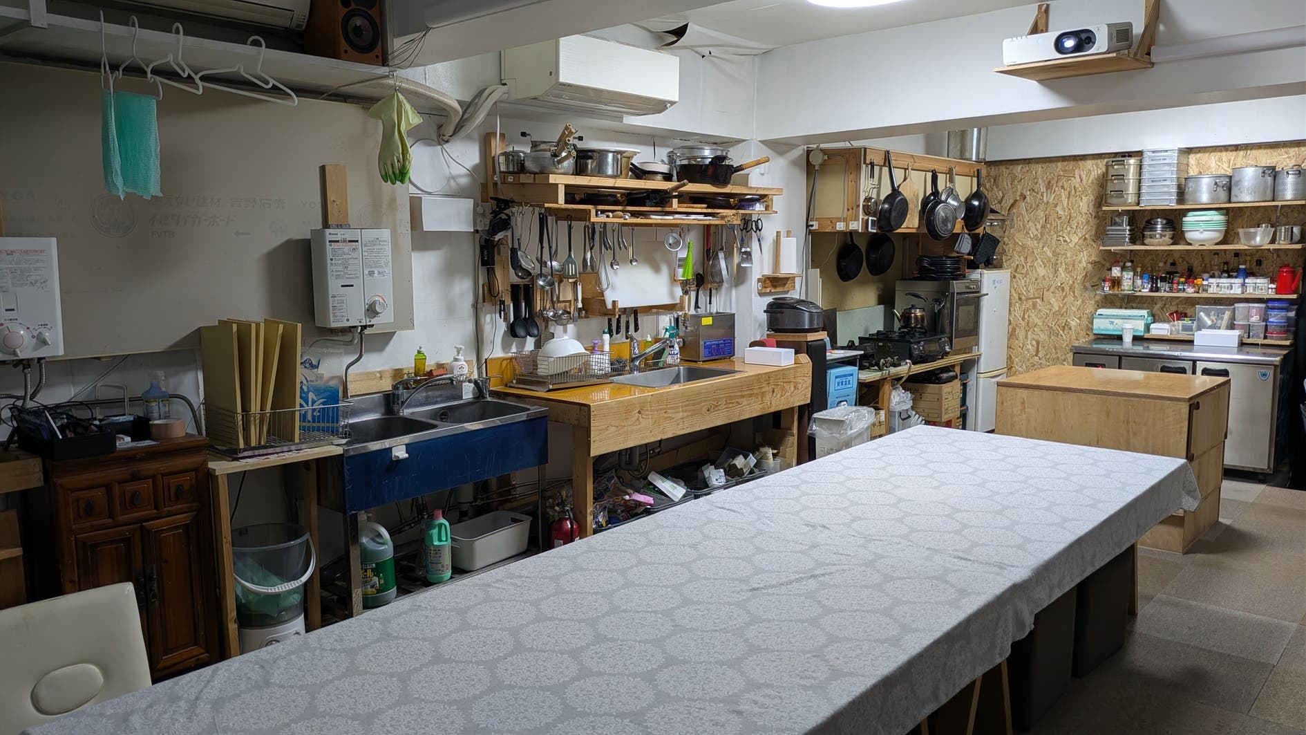 【レンタルキッチン】定員14名  綺麗なトイレ 充実した調理設備の写真4