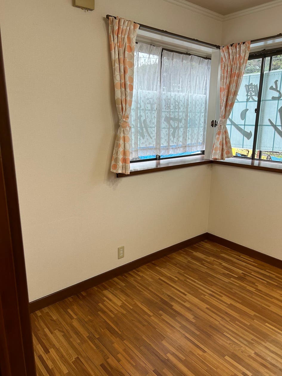 北鎌倉のおしゃれなカフェお家の様なスペースの写真9