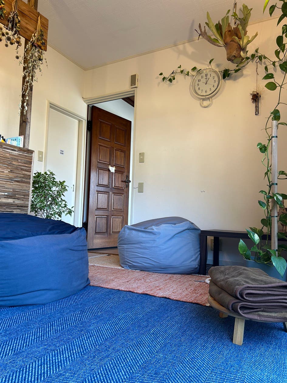 北鎌倉のおしゃれなカフェお家の様なスペースの写真3