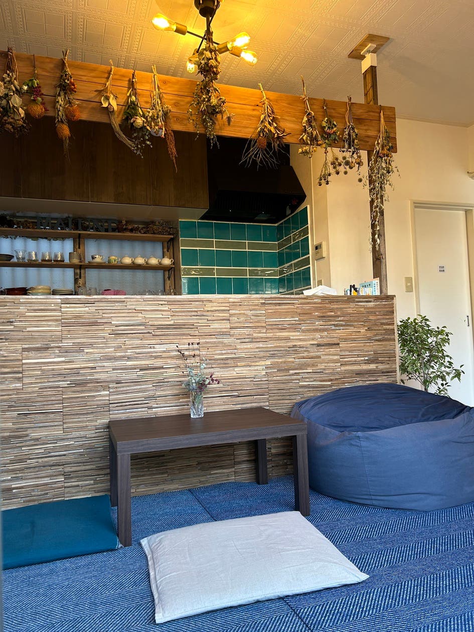 北鎌倉のおしゃれなカフェお家の様なスペースの写真1