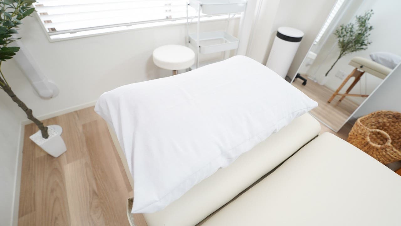 【🎊オープン記念価格】八王子駅5分｜完全個室レンタルサロン🌿白×木目の温もりある上質空間✨無料備品も多数ご用意◎の写真12