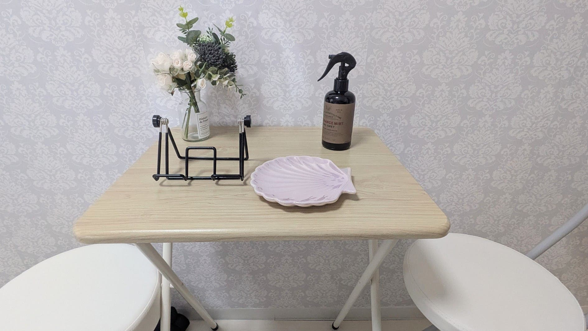 新宿三丁目駅徒歩3分✨完全個室の格安サロン|キャスター付電動昇降マットの写真11