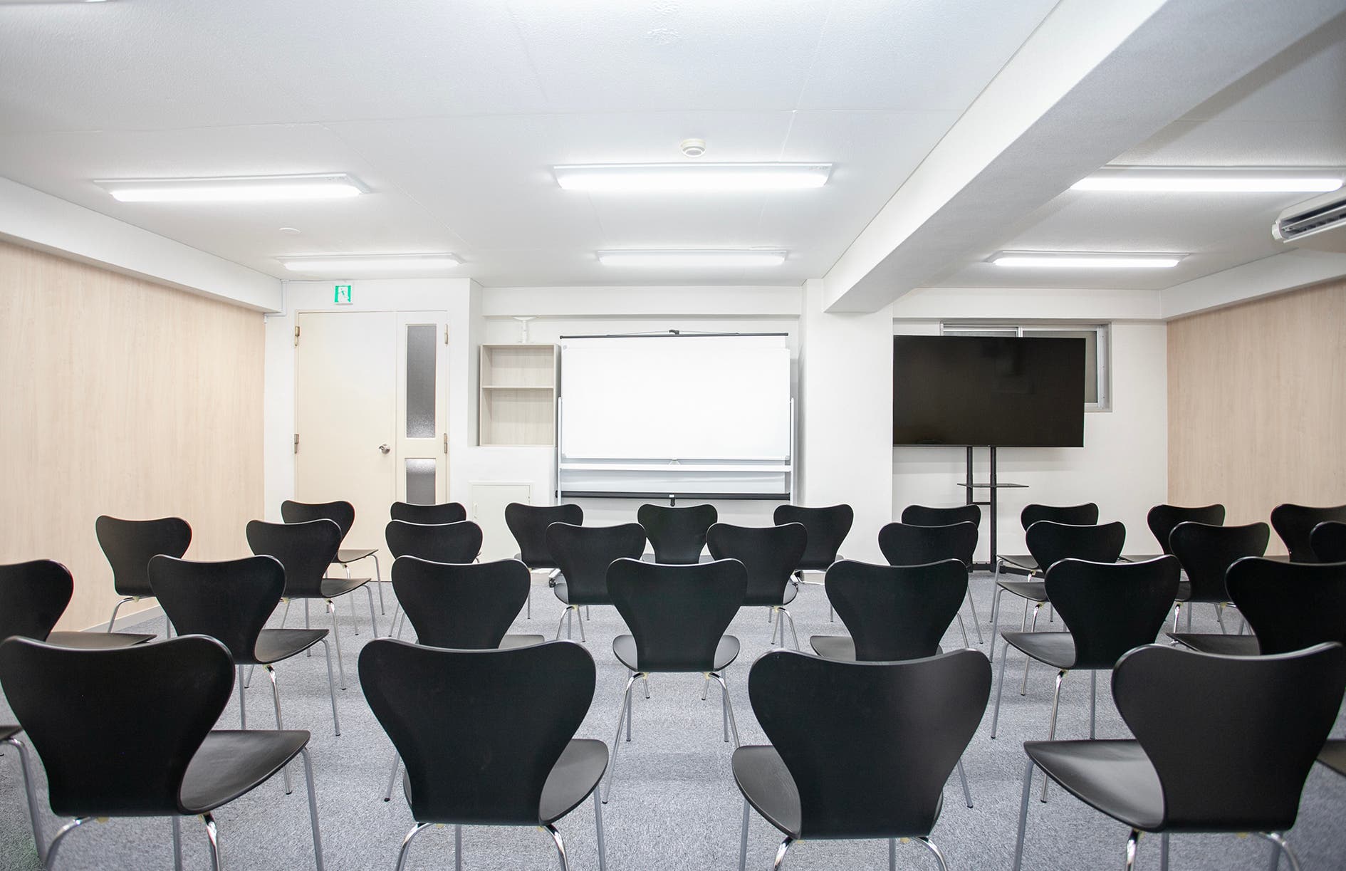 【最大44名可能】神田駅徒歩3分の大型スペースの写真5