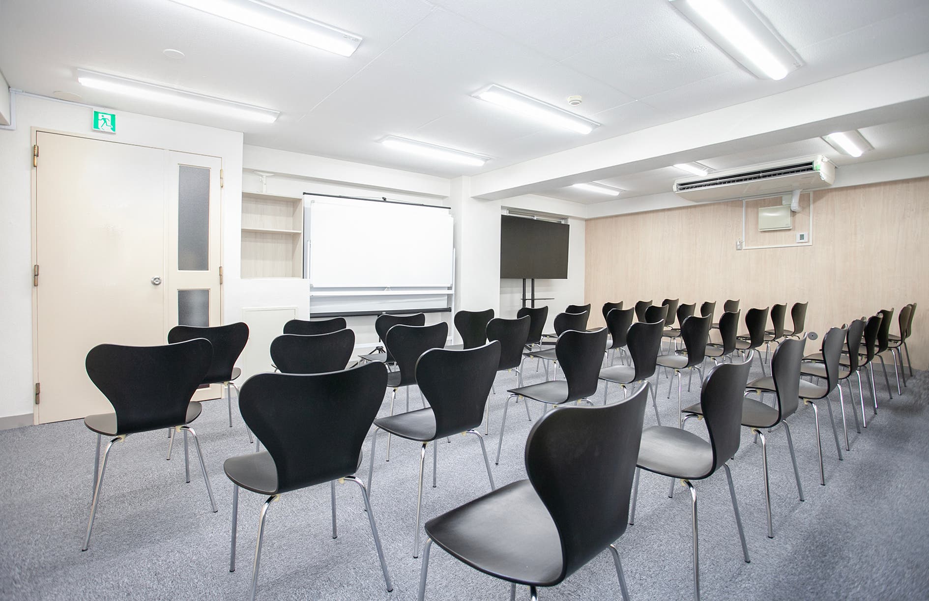 【最大44名可能】神田駅徒歩3分の大型スペースの写真4