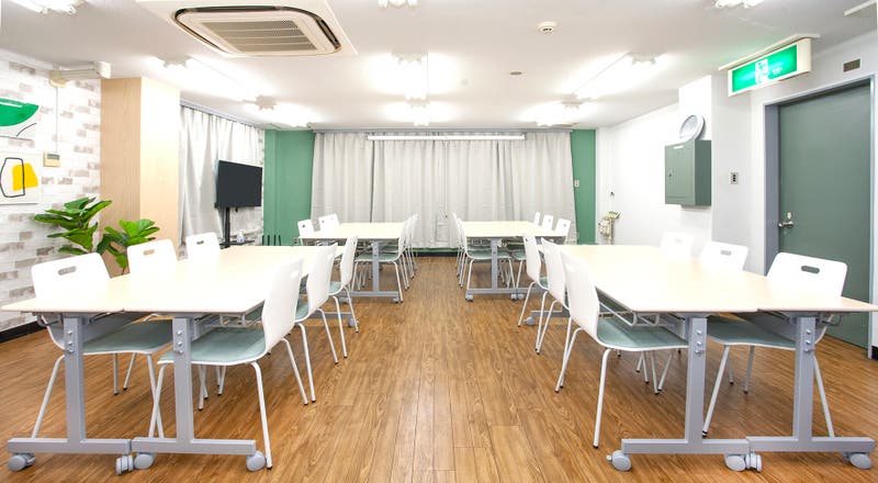 大宮駅徒歩3分/20名収容/土足利用可/会議/セミナー/研修/面接/懇親会/ボードゲーム/撮影/推し活/女子会/KS7大宮