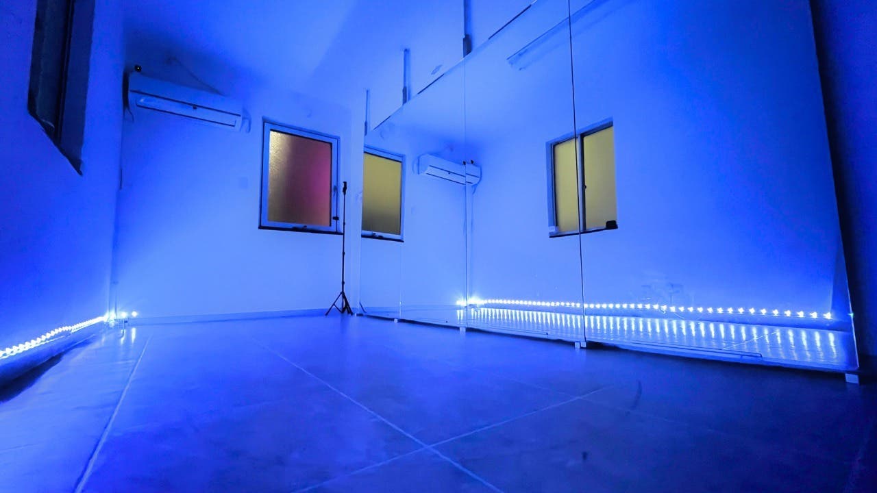 【大久保駅1分】少人数向きの集中空間・ジャンプOK・24H営業のダンススペースの写真1