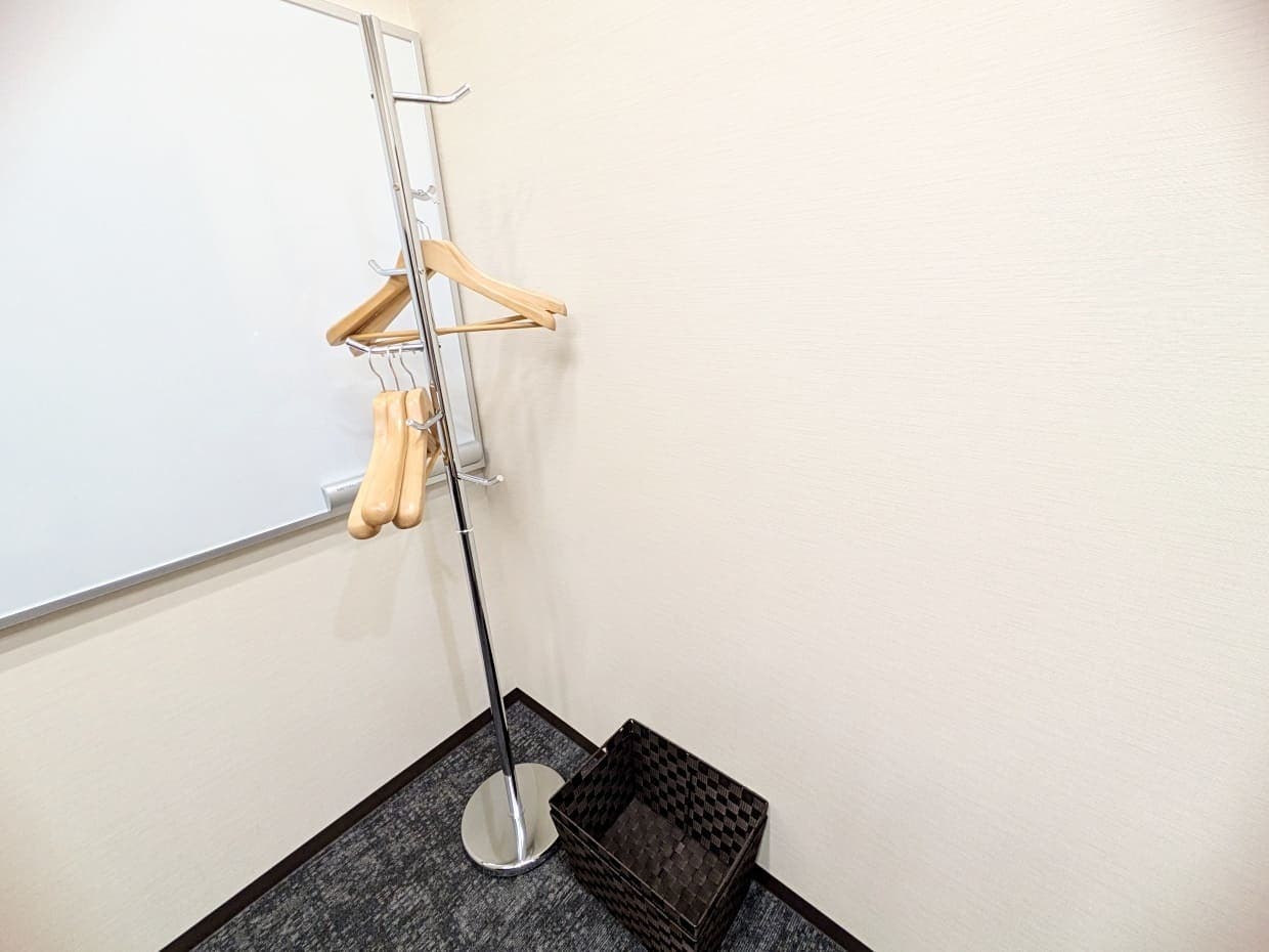 エキスパートオフィス カンファレンスルーム1 最大4名収容【名古屋駅徒歩4分！ホワイトボード・モニター常設】の写真4