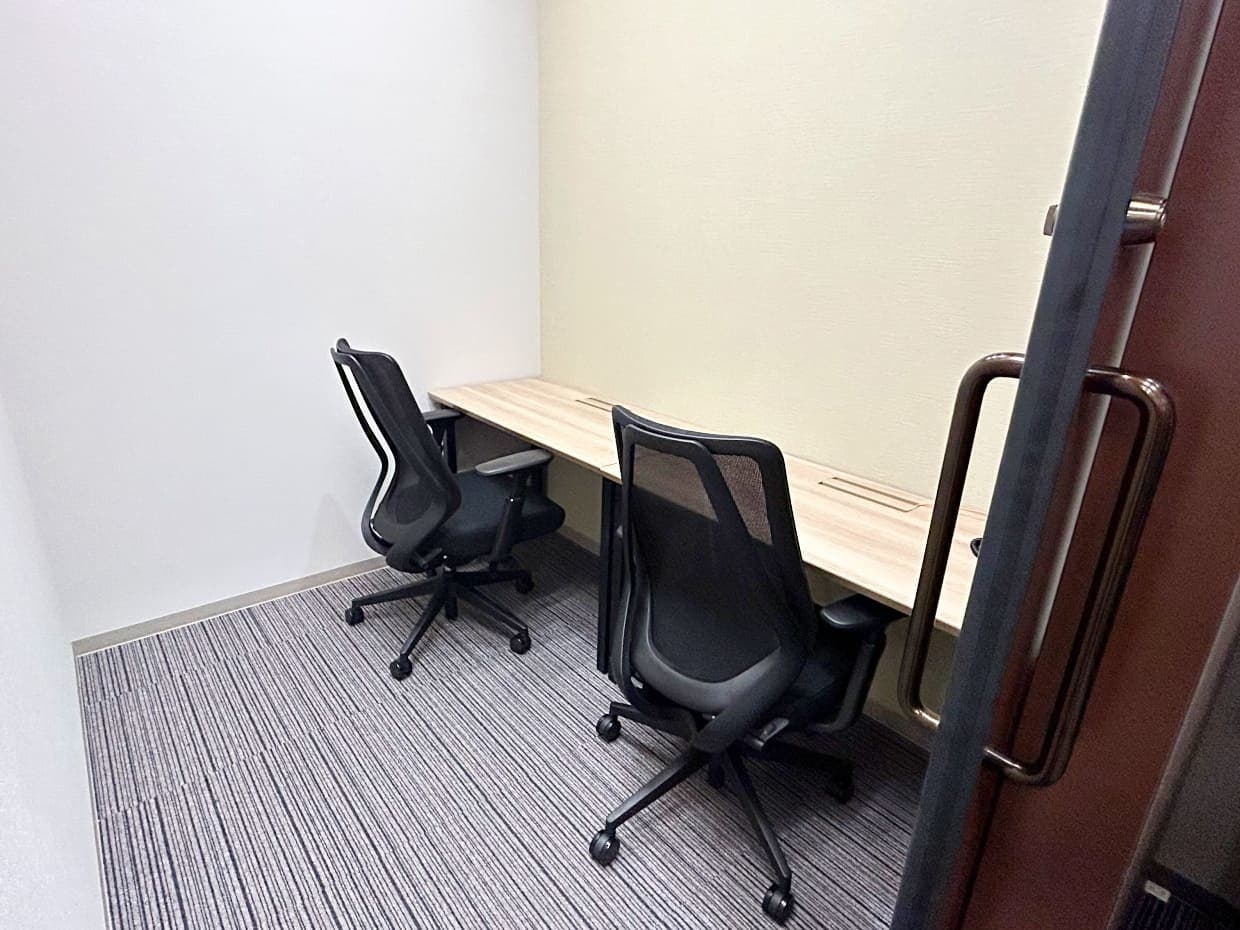 エキスパートオフィス レンタルスペース1 最大2名収容【名古屋駅徒歩4分！無料Wi-Fi完備】の写真1