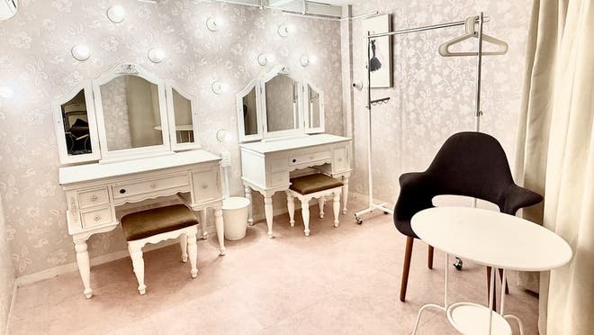 【WB】バックペーパー・ストロボ貸出あり!メイクルーム完備✨クロマキー撮影、イベント、宣材写真、Web配信、撮影以外の用途OK!の写真3