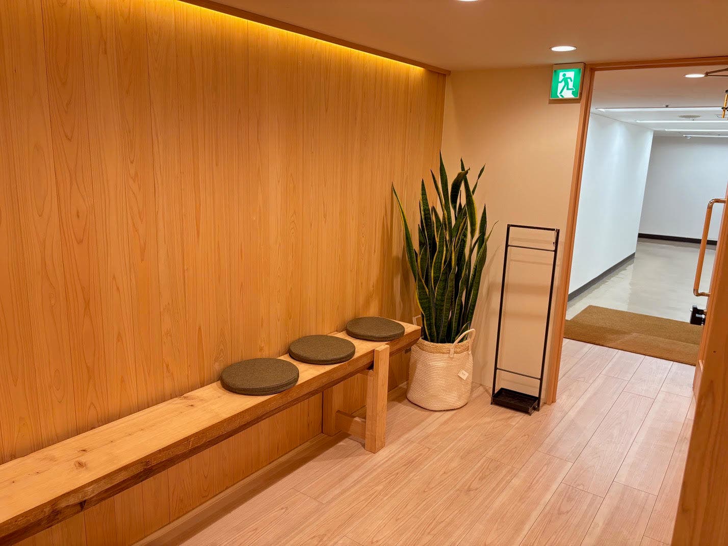 【金山駅徒歩1分・地下直結】檜香る癒しの面貸しヘアサロン｜心安らぐ上質空間の写真5