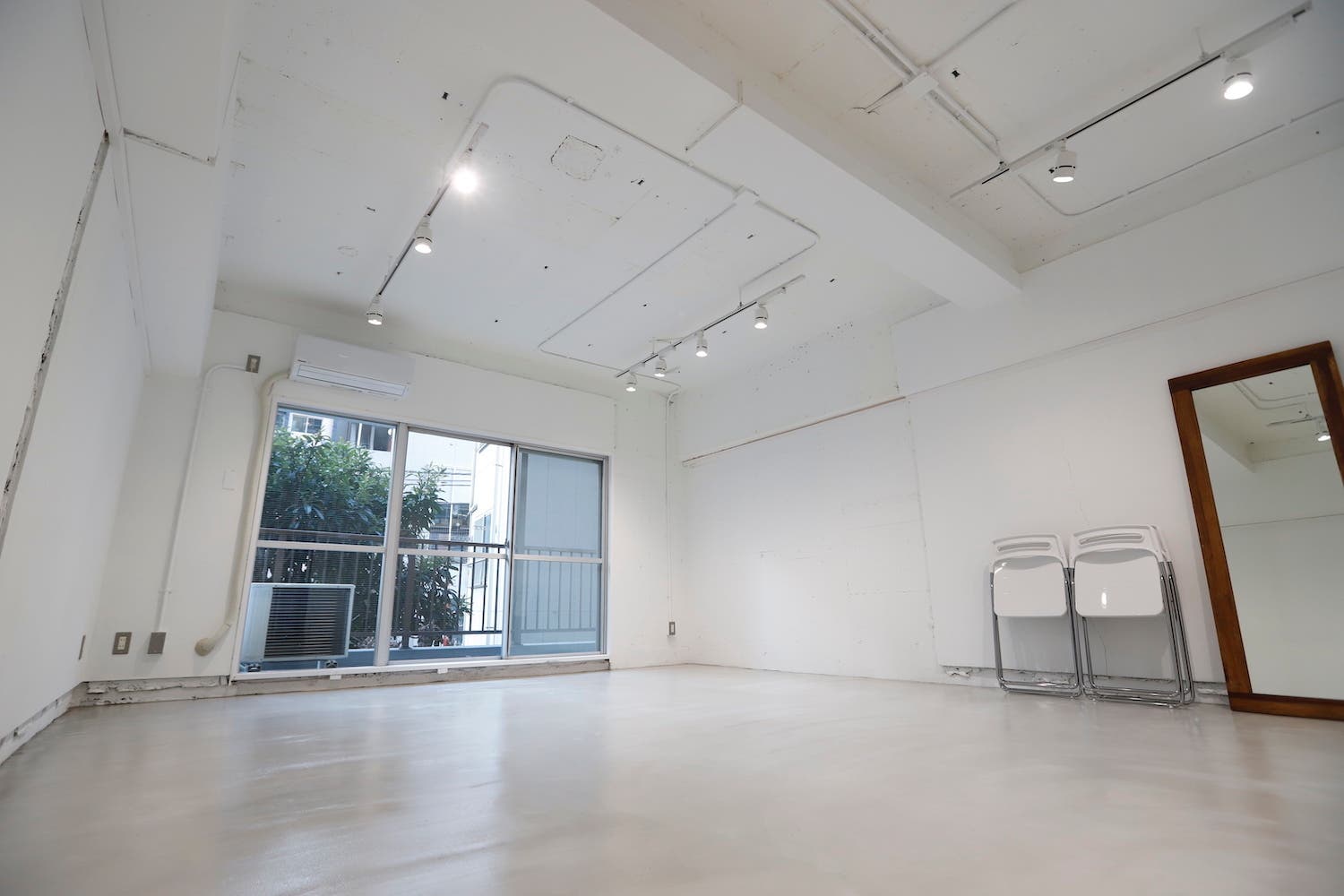 恵比寿駅東口から徒歩5分のレンタルスペースの写真1