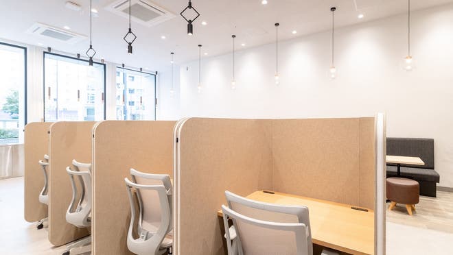 ServiceOffice W 天満橋 オープン席①【天満橋駅直結】ラウンジ利用 WEB会議OK・フリードリンク有の写真2