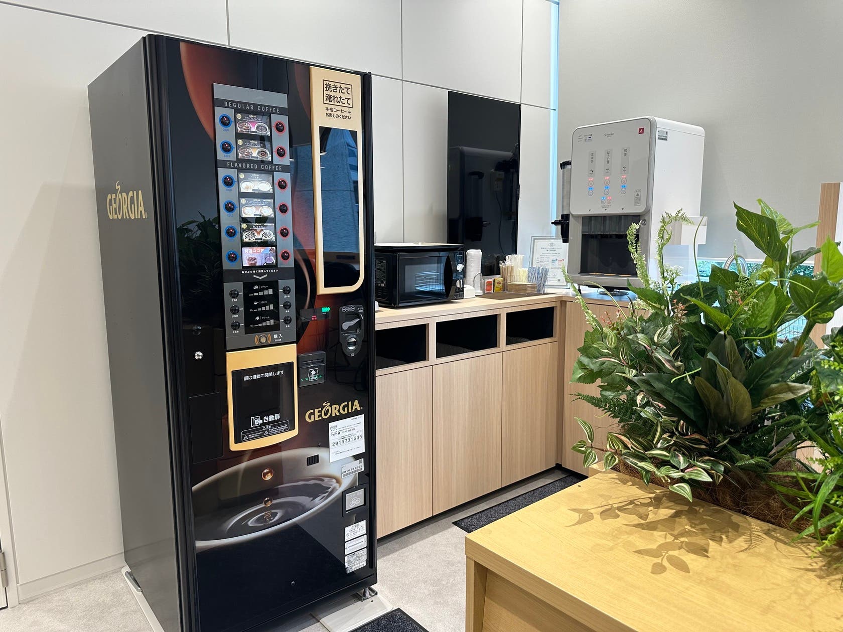 ServiceOffice W 天満橋 オープン席①【天満橋駅直結】ラウンジ利用　WEB会議OK・フリードリンク有の写真4