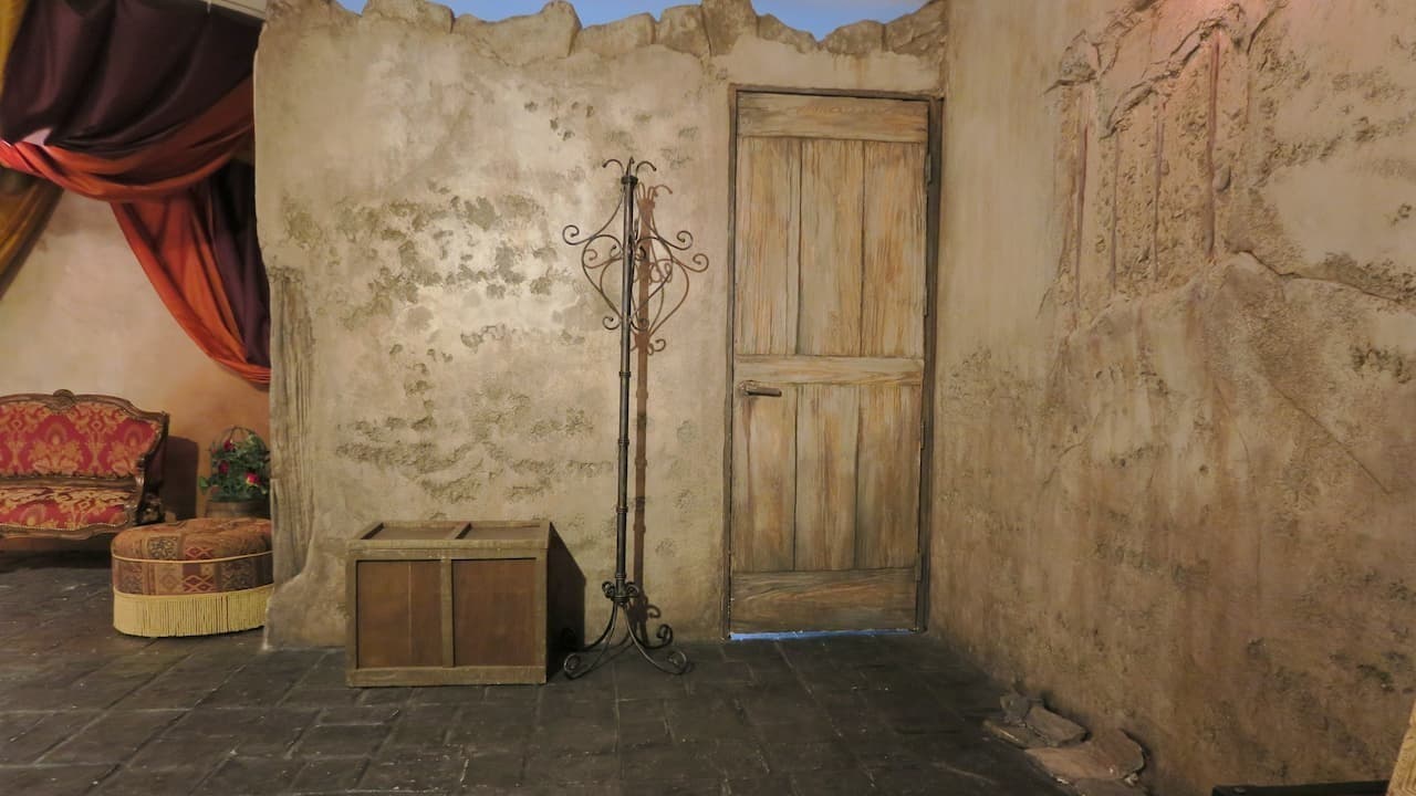 【M1】ゴシック調スタジオ🎪西洋石壁、アンティーク壁や石畳を完全再現✨カーテン装飾の写真3