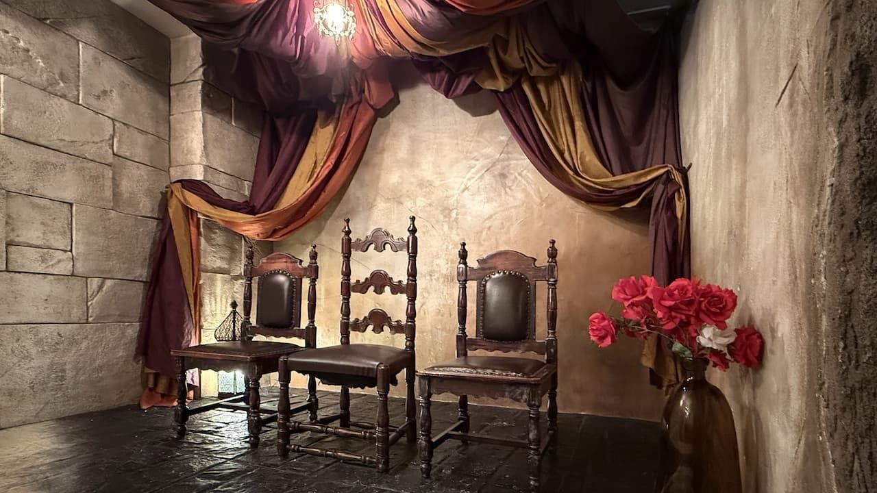 【M1】ゴシック調スタジオ🎪西洋石壁、アンティーク壁や石畳を完全再現✨カーテン装飾の写真11