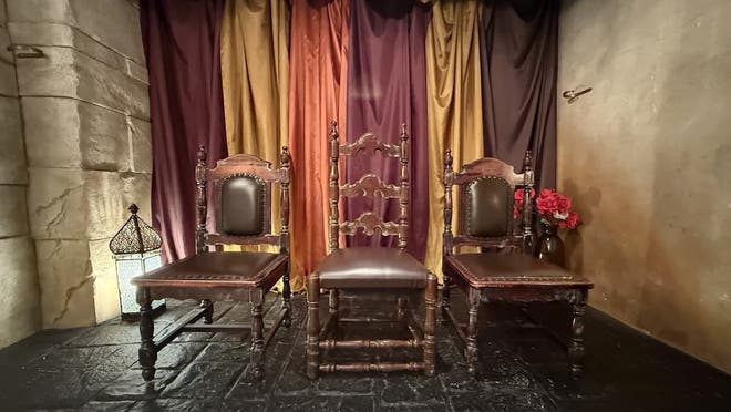 【M1】ゴシック調スタジオ🎪西洋石壁、アンティーク壁や石畳を完全再現✨カーテン装飾の写真14