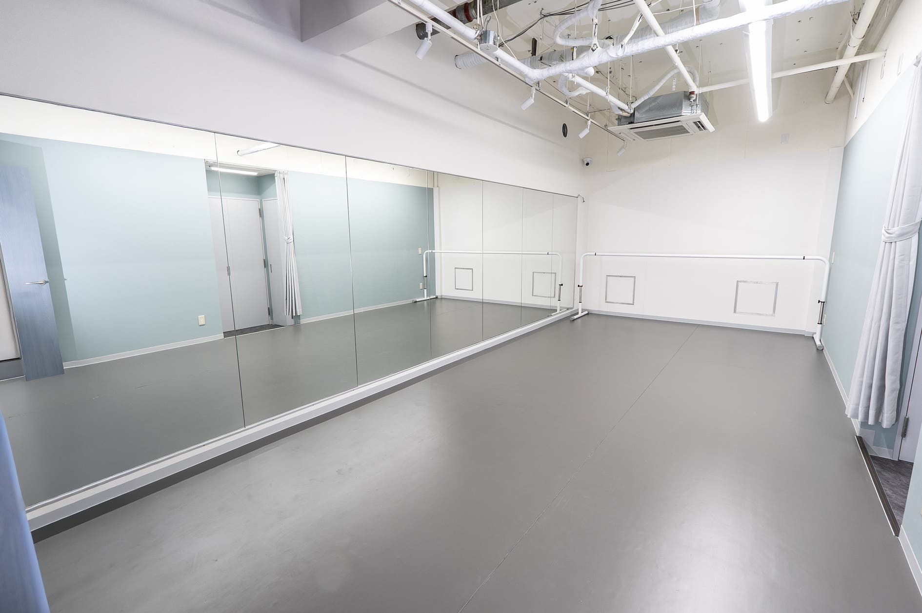 🌟NEW OPEN🌟【Bスタジオ】少人数ダンス、バレエ、ヨガ等気軽に使える可愛いスタジオ！（バレエバー設置）1日1回清掃！の写真1