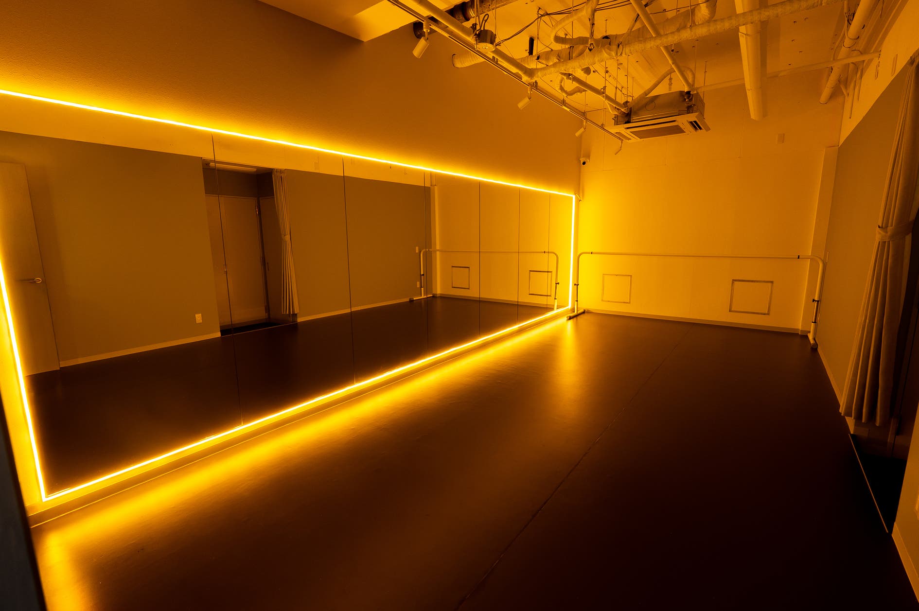 🌟NEW OPEN🌟【Bスタジオ】少人数ダンス、バレエ、ヨガ等気軽に使える可愛いスタジオ！（バレエバー設置）1日1回清掃！の写真2