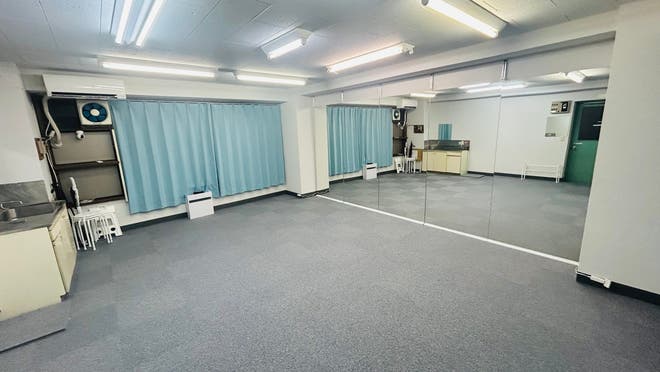 32㎡【池袋駅/北池袋駅】 ダンス/演劇/歌【特大鏡: 幅 約4.5m x 高さ2m】、レンタルスタジオSunny池袋4号店の写真1