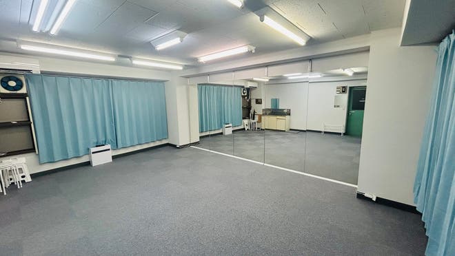 32㎡【池袋駅/北池袋駅】 ダンス/演劇/歌【特大鏡: 幅 約4.5m x 高さ2m】、レンタルスタジオSunny池袋4号店の写真2