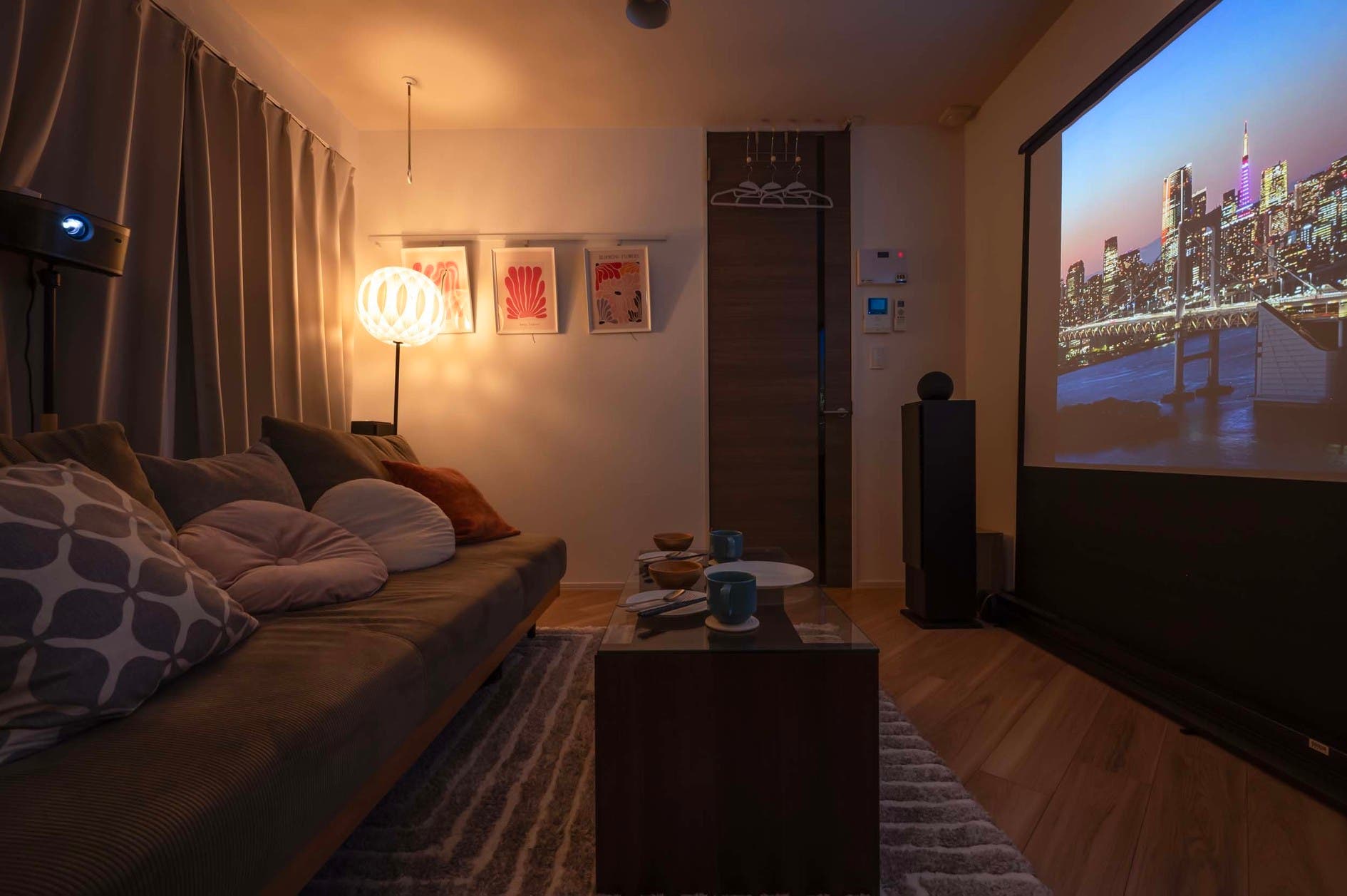 【大画面で映画・ライブ鑑賞】横浜駅7分🚃最高画質ﾌﾙHDﾌﾟﾛｼﾞｪｸﾀｰ・超特大100ｲﾝﾁｽｸﾘｰﾝ・最高音質で映画鑑賞の写真3