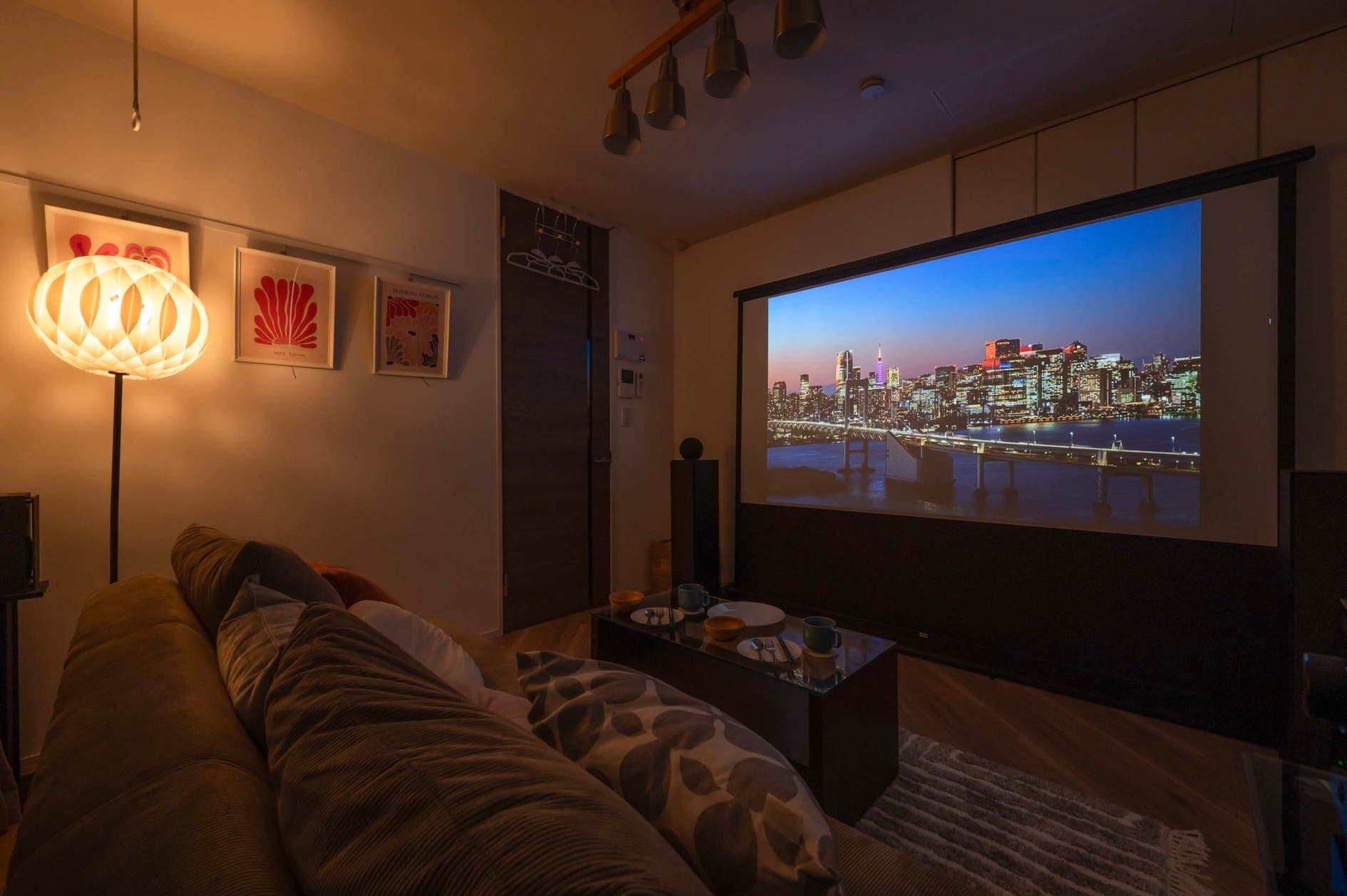 【大画面で映画・ライブ鑑賞】横浜駅7分🚃最高画質ﾌﾙHDﾌﾟﾛｼﾞｪｸﾀｰ・超特大100ｲﾝﾁｽｸﾘｰﾝ・最高音質で映画鑑賞の写真9