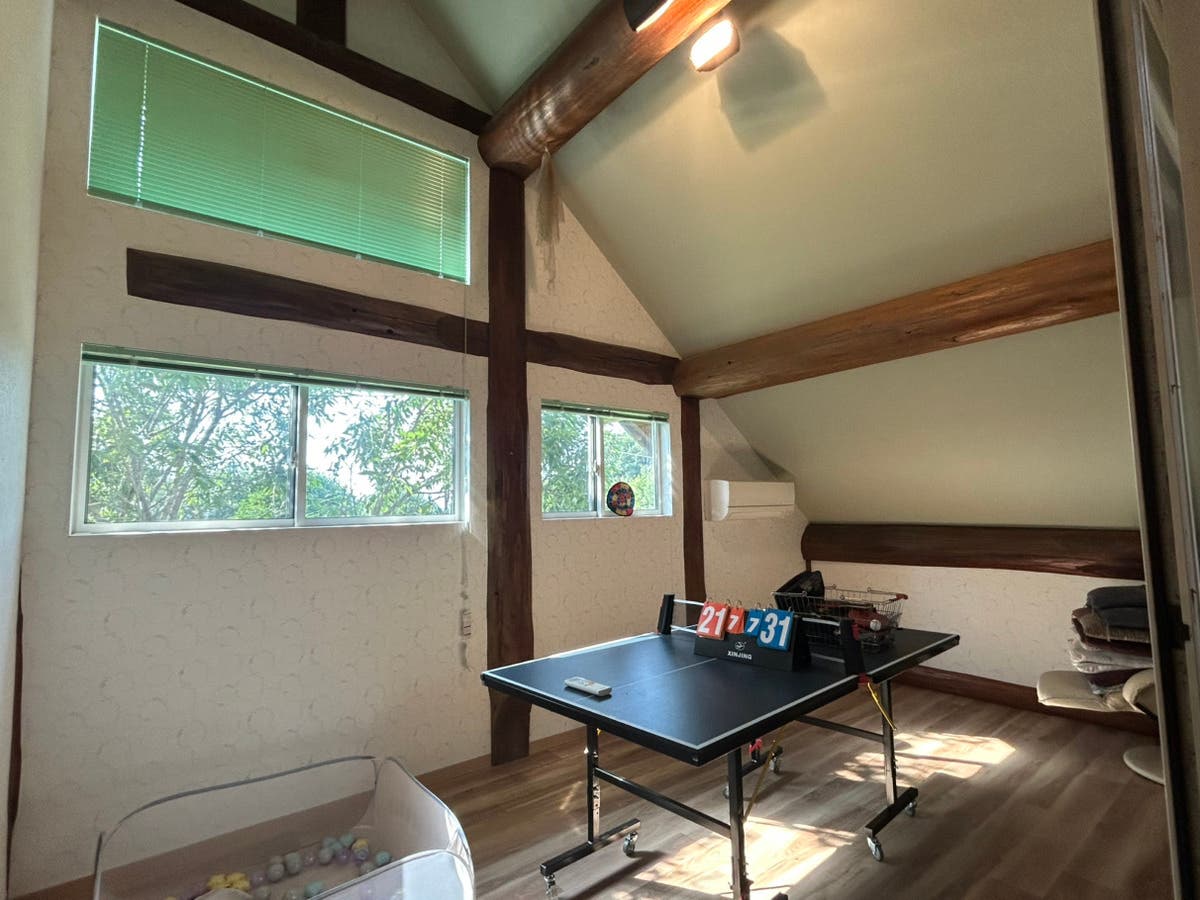 お茶会から会議まで、使い方は自由自在！木のぬくもりある和室の写真6