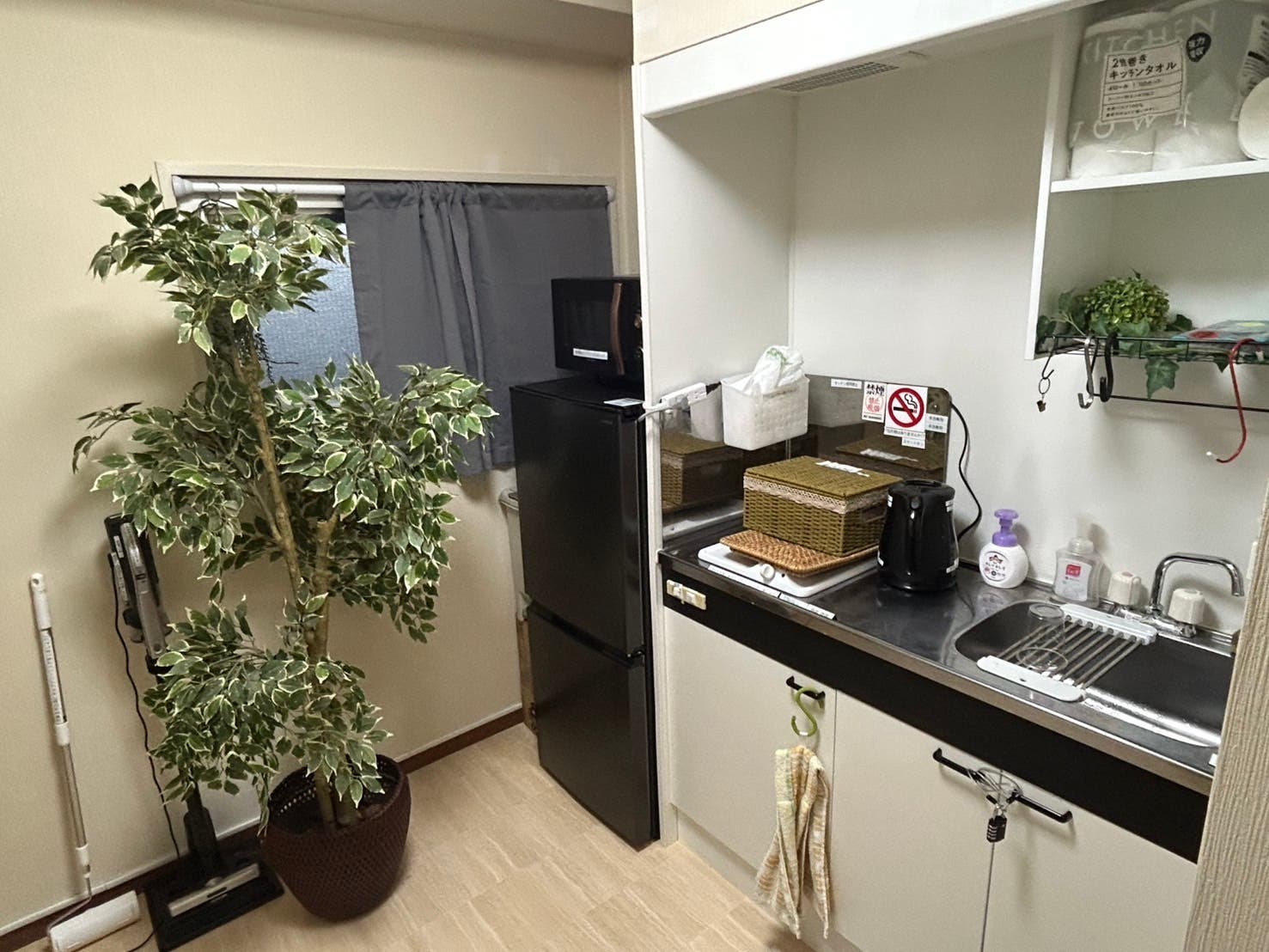 駅から徒歩2分/85型大迫力液晶/💗24H利用/🎰ボドゲ /🎬撮影/🚿シャワー利用の写真9