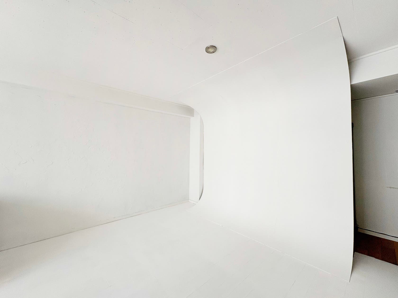 NEW OPEN 2025年⭐️初台駅から徒歩5分、新宿駅からも徒歩圏内！柔らかな光の白を基調としたスタジオ！の写真3