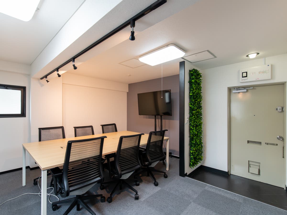 御茶ノ水徒歩4分・末広町徒歩7分｜最大6名｜ビジネス、パーティー、ボードゲームや女子会、休憩の利用に最適！の写真1