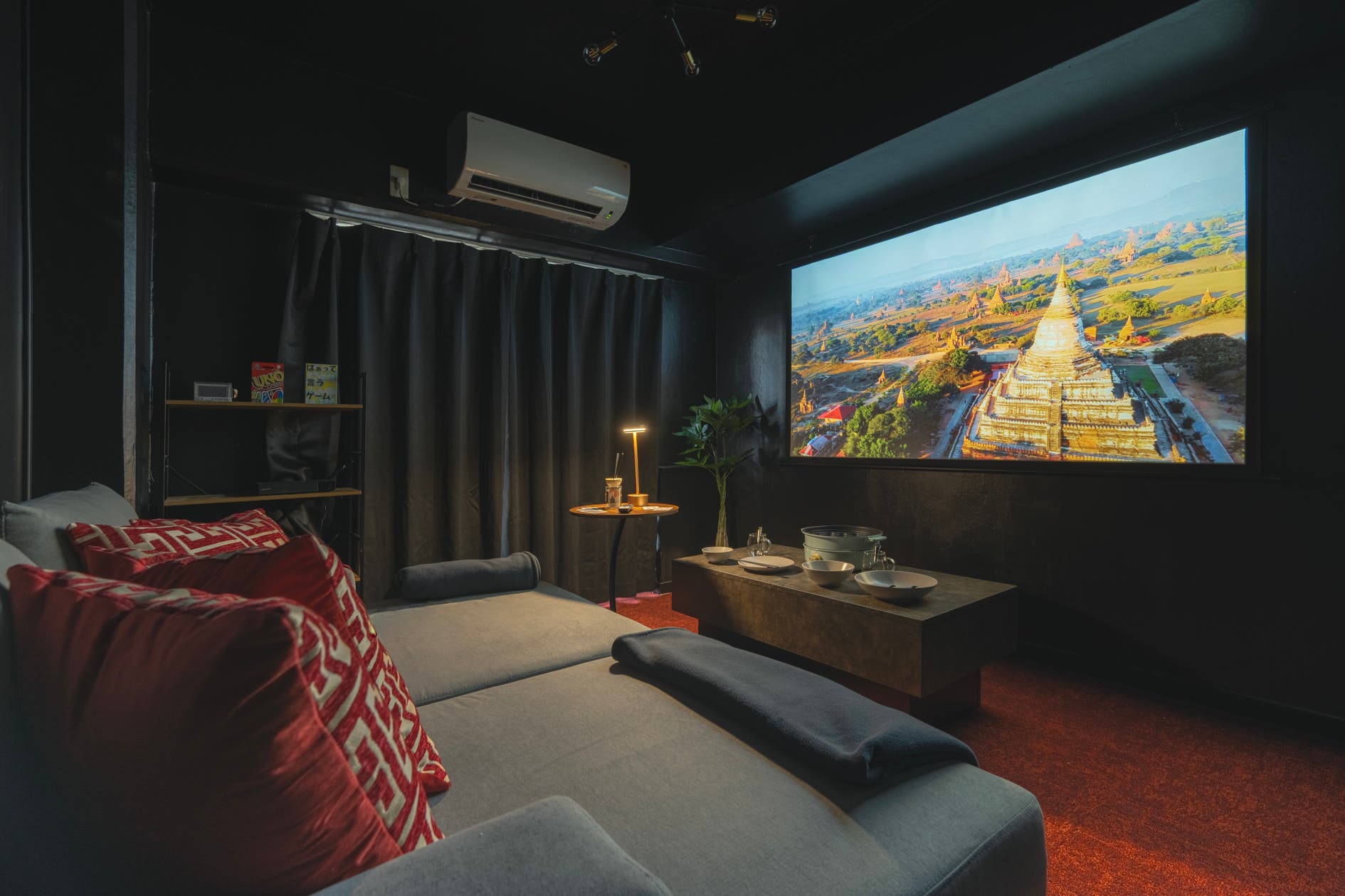 スペモ🎬️クリスマス🎄横浜駅5分🚶‍♀️学割🧑‍🎓プロジェクター🎥デート❤ボードゲーム🂢718_CINEMA横浜の写真1