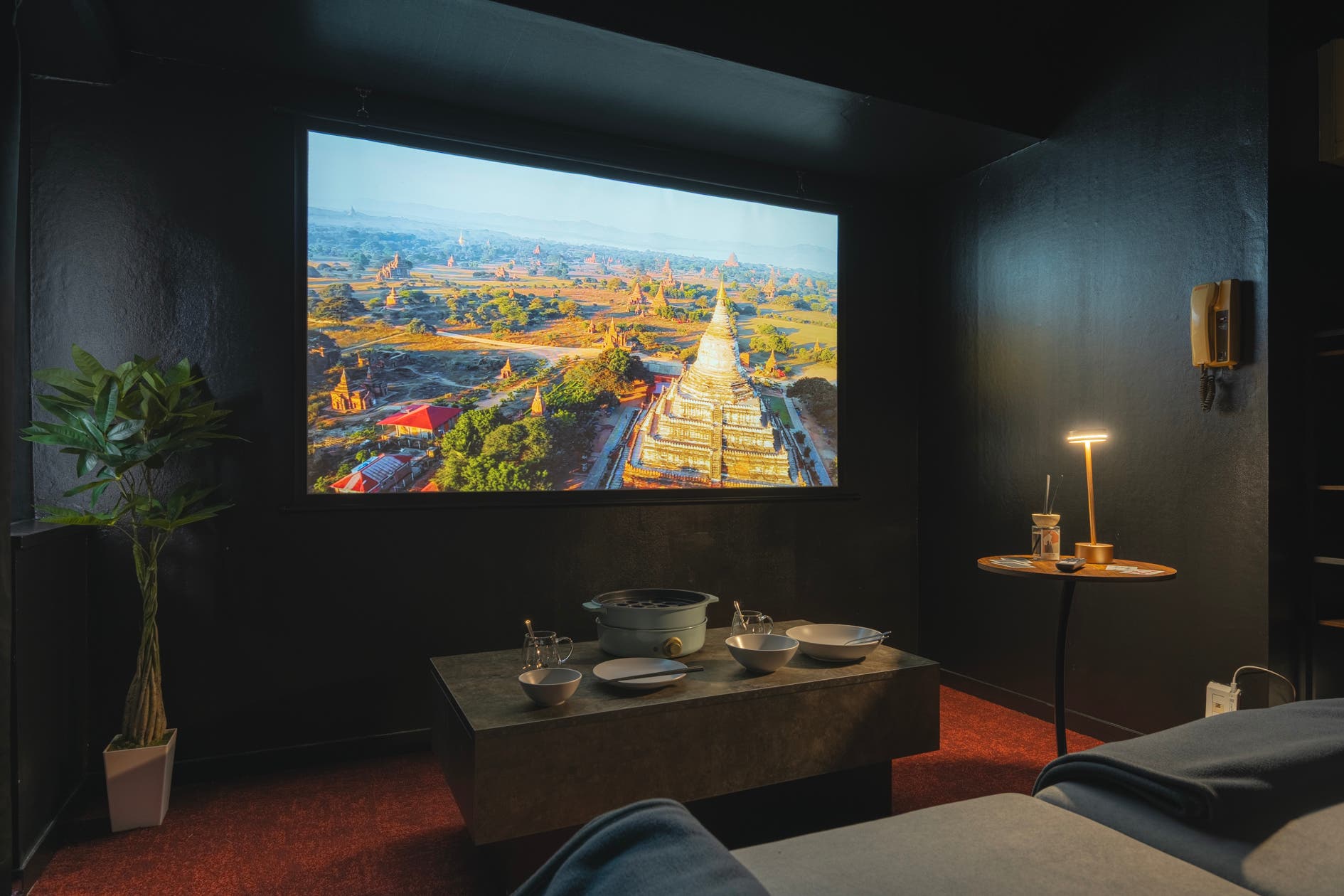 スペモ🎬️クリスマス🎄横浜駅5分🚶‍♀️学割🧑‍🎓プロジェクター🎥デート❤ボードゲーム🂢718_CINEMA横浜の写真11