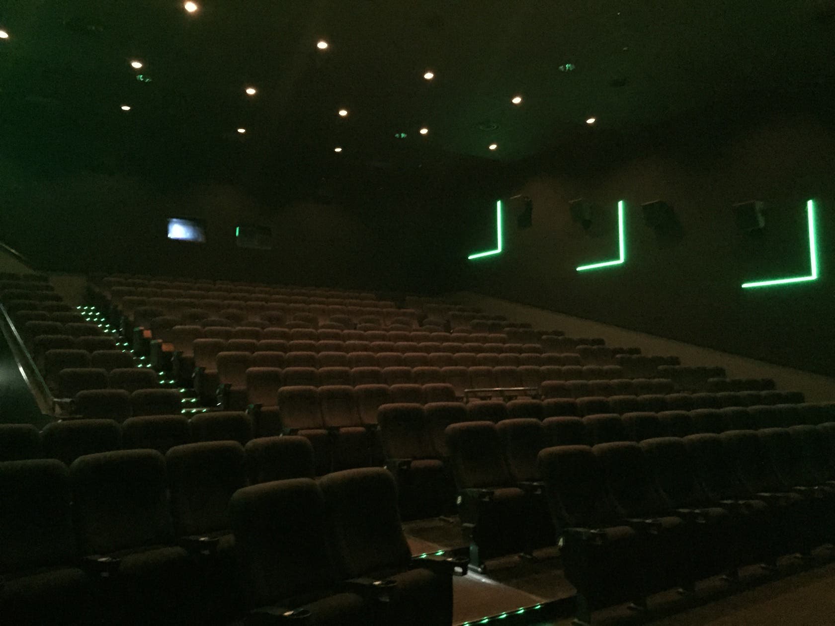 【109シネマズ四日市】シアター1の写真1