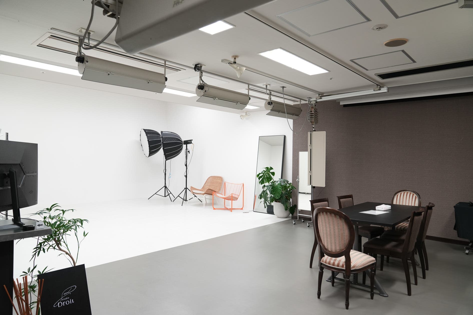 栄駅すぐ！シティホテル内にある白壁スタジオ。駐車場利用可。の写真2