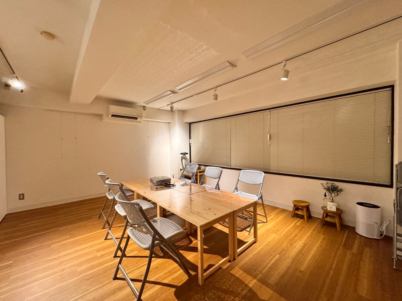 麻布十番 徒歩5分 | [特別セール] 居心地のよいマルチスペース/プロジェクター・モニター/高速wifiの写真1