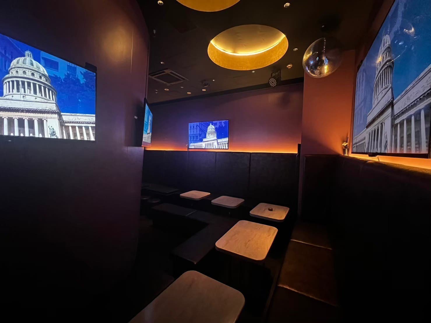 【西麻布】20名対応の大個室バー｜カラオケ・モニター完備｜懇親会・打ち上げにの写真1