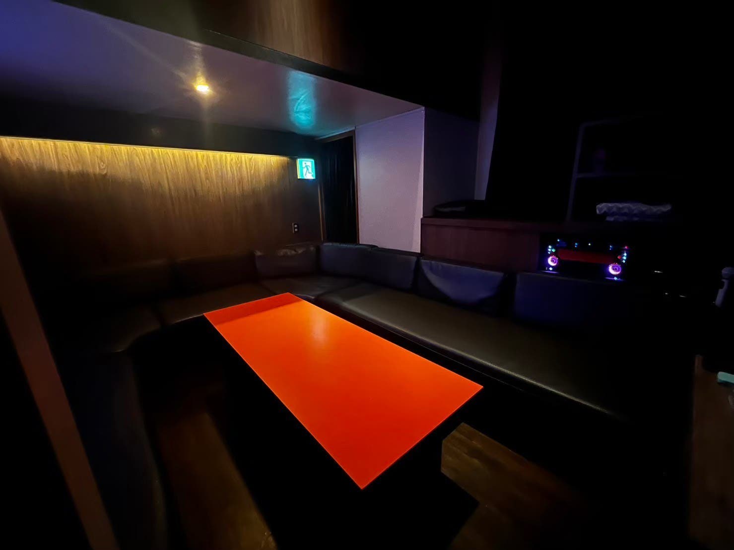 【西麻布】4〜10名用個室｜誕生日会・女子会にぴったり｜カラオケ付きの写真2