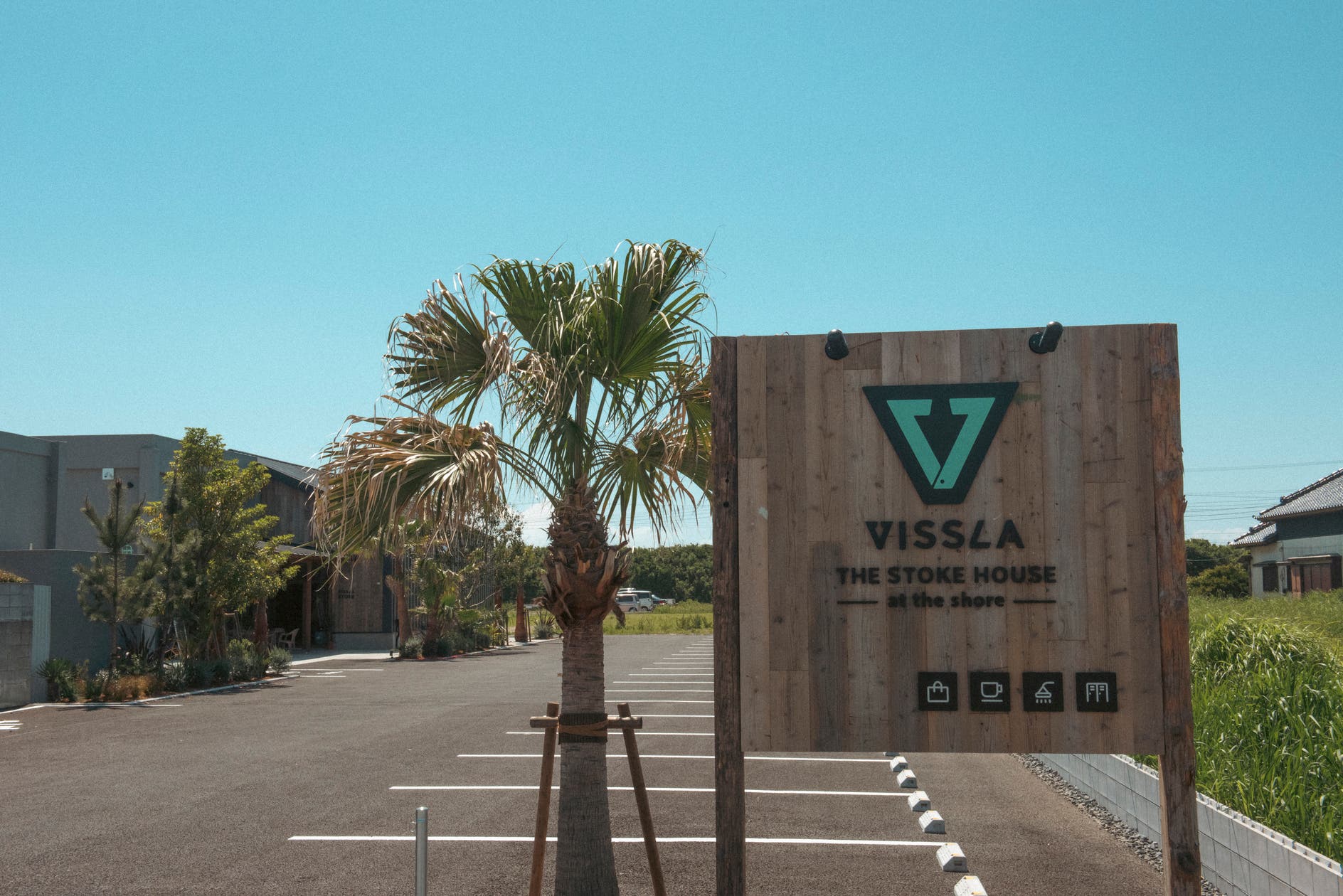 海すぐそばの倉庫をリノベーションしたアパレルカフェスペース。の写真2