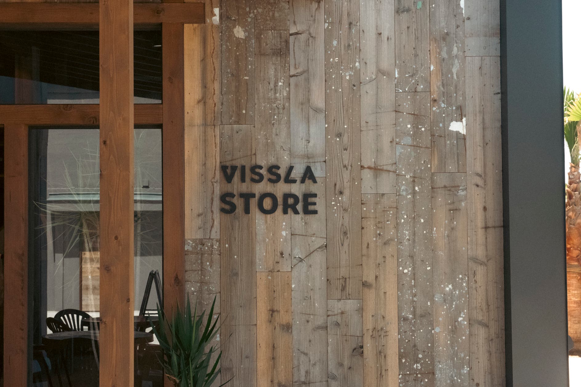 海すぐそばの倉庫をリノベーションしたアパレルカフェスペース。の写真7