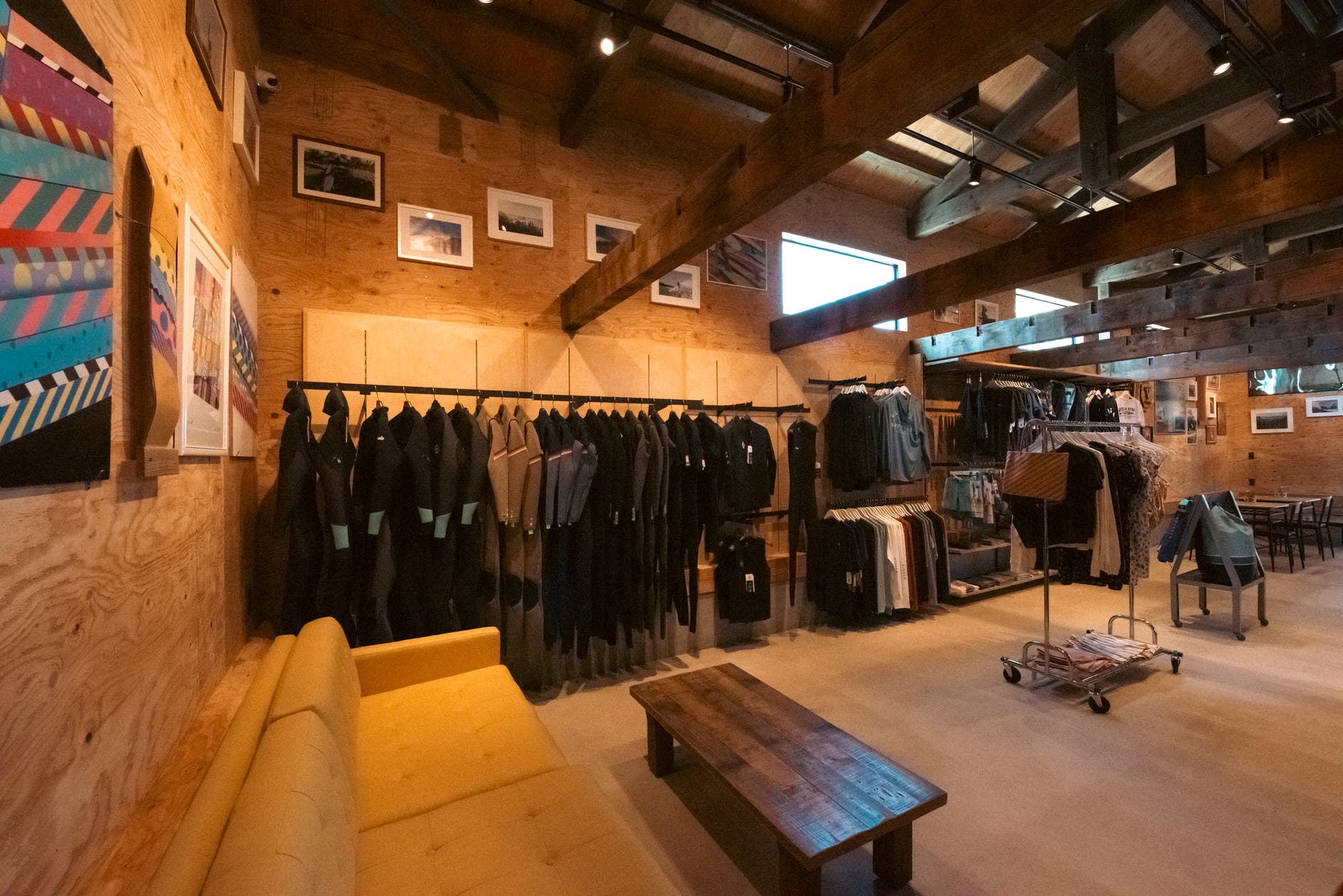 海すぐそばの倉庫をリノベーションしたアパレルカフェスペース。の写真10