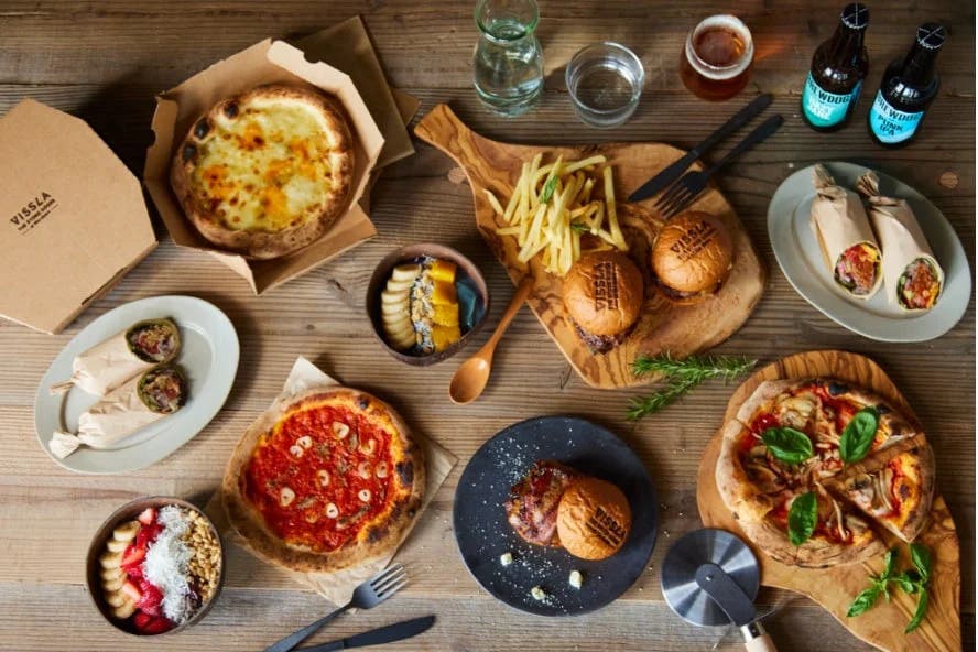 海すぐそばの倉庫をリノベーションしたアパレルカフェスペース。の写真15