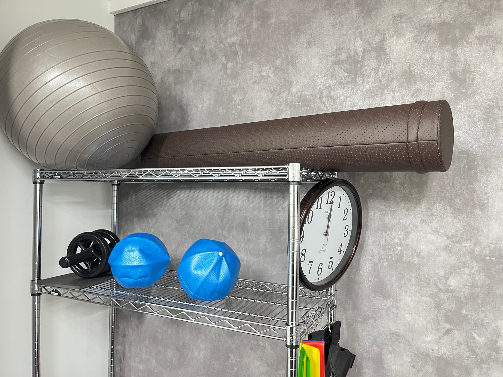 【錦糸町徒歩7分】大型鏡とマルチラック！使いやすさにこだわったレンタルジム　ルームB（正面の部屋）の写真3