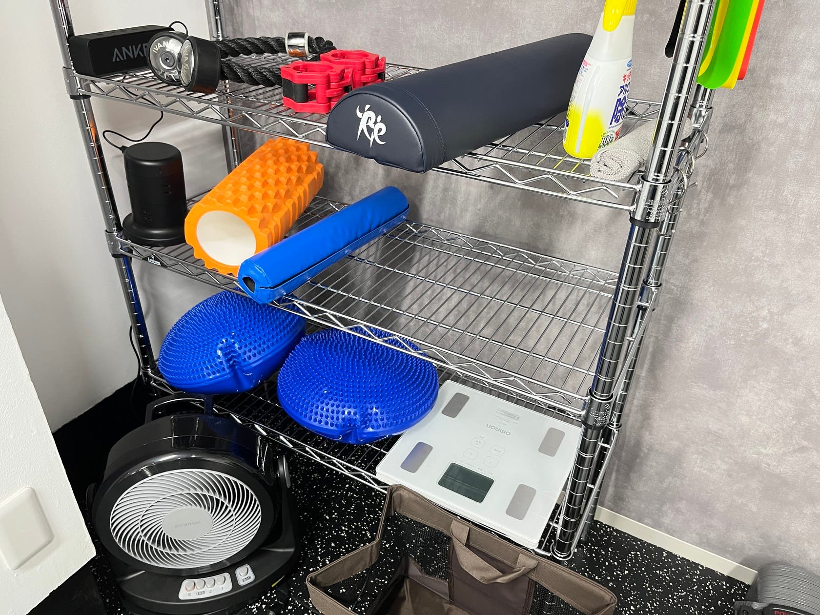 【錦糸町徒歩7分】大型鏡とマルチラック！使いやすさにこだわったレンタルジム　ルームB（正面の部屋）の写真4