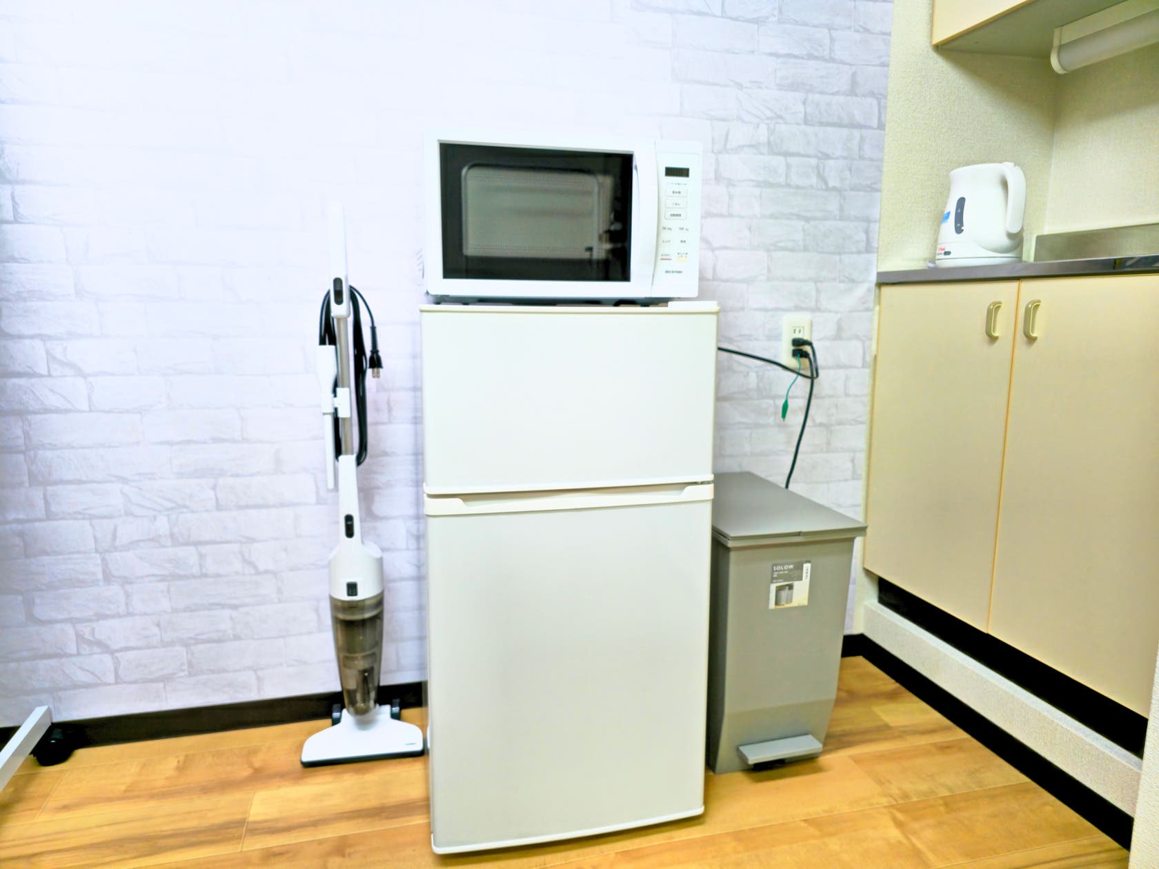 【南船場】飲食OK🍹明るく快適な完全個室🌿ホワイトボード＆モニター＆Blu-rayプレイヤー完備！会議・面接・研修におすすめの写真20