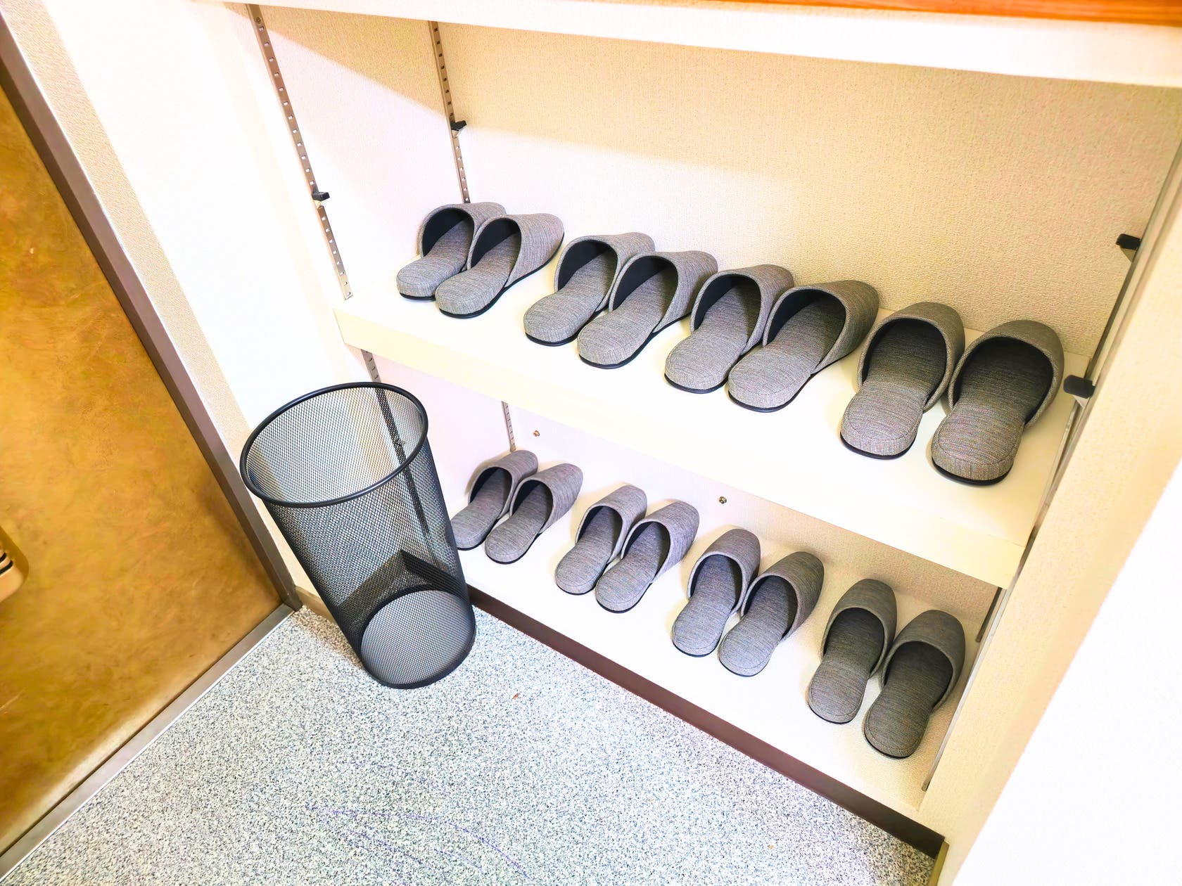 【南船場】飲食OK🍹明るく快適な完全個室🌿ホワイトボード＆モニター＆Blu-rayプレイヤー完備！会議・面接・研修におすすめの写真27