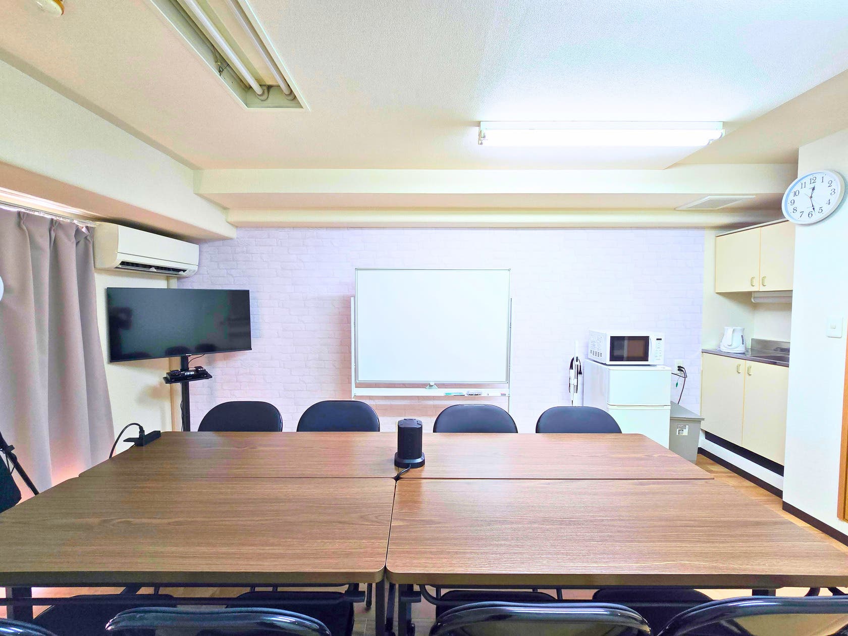 【南船場】飲食OK🍹明るく快適な完全個室🌿ホワイトボード＆モニター＆Blu-rayプレイヤー完備！会議・面接・研修におすすめの写真12